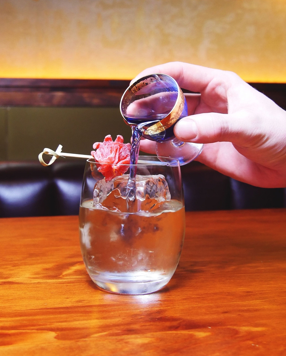 Whiskey bar, který neexistuje | Svoboda & Williams