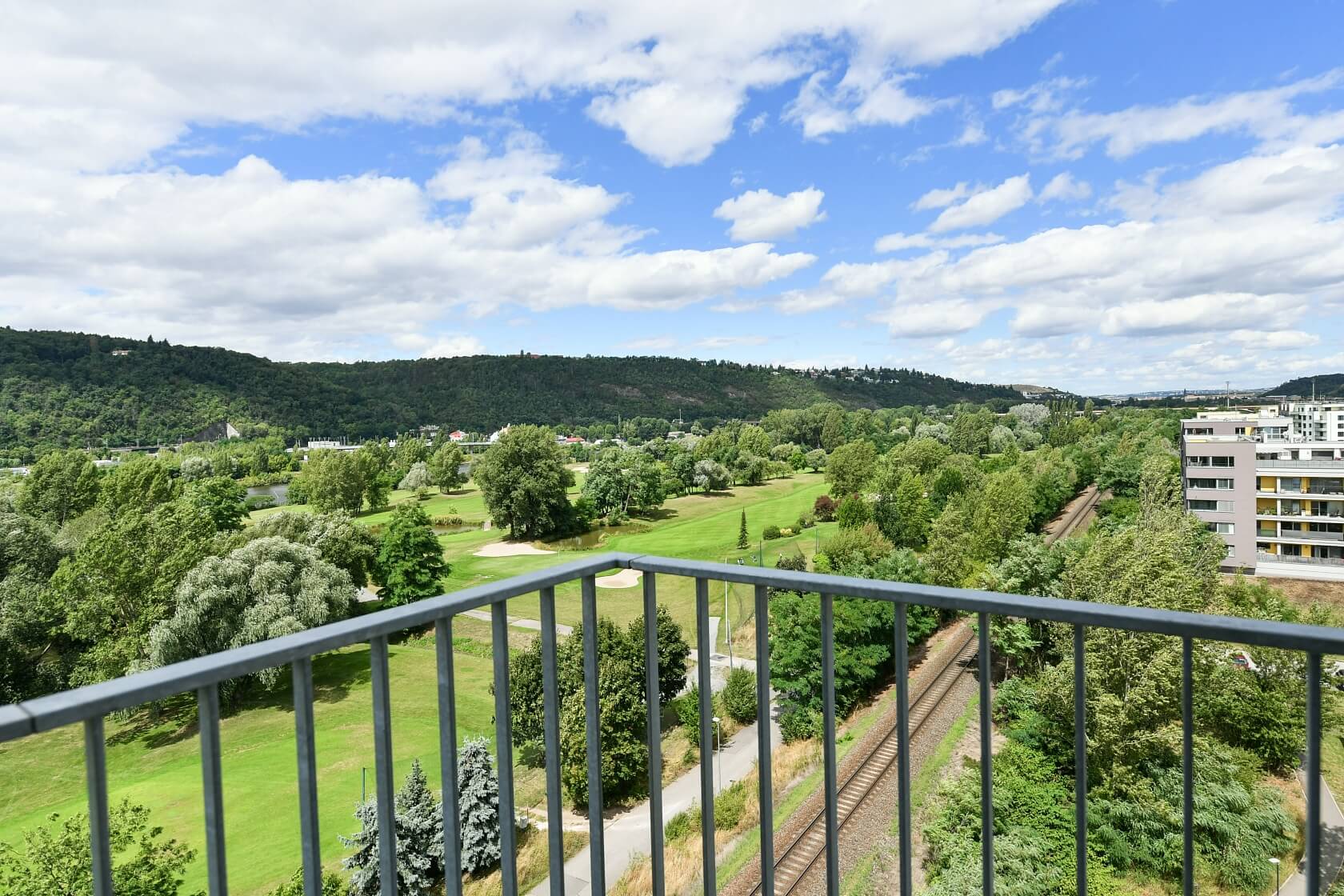 Mezi Vodami, Modřany - Praha 4 | Pronájem, Byt 3+kk, 128 m²