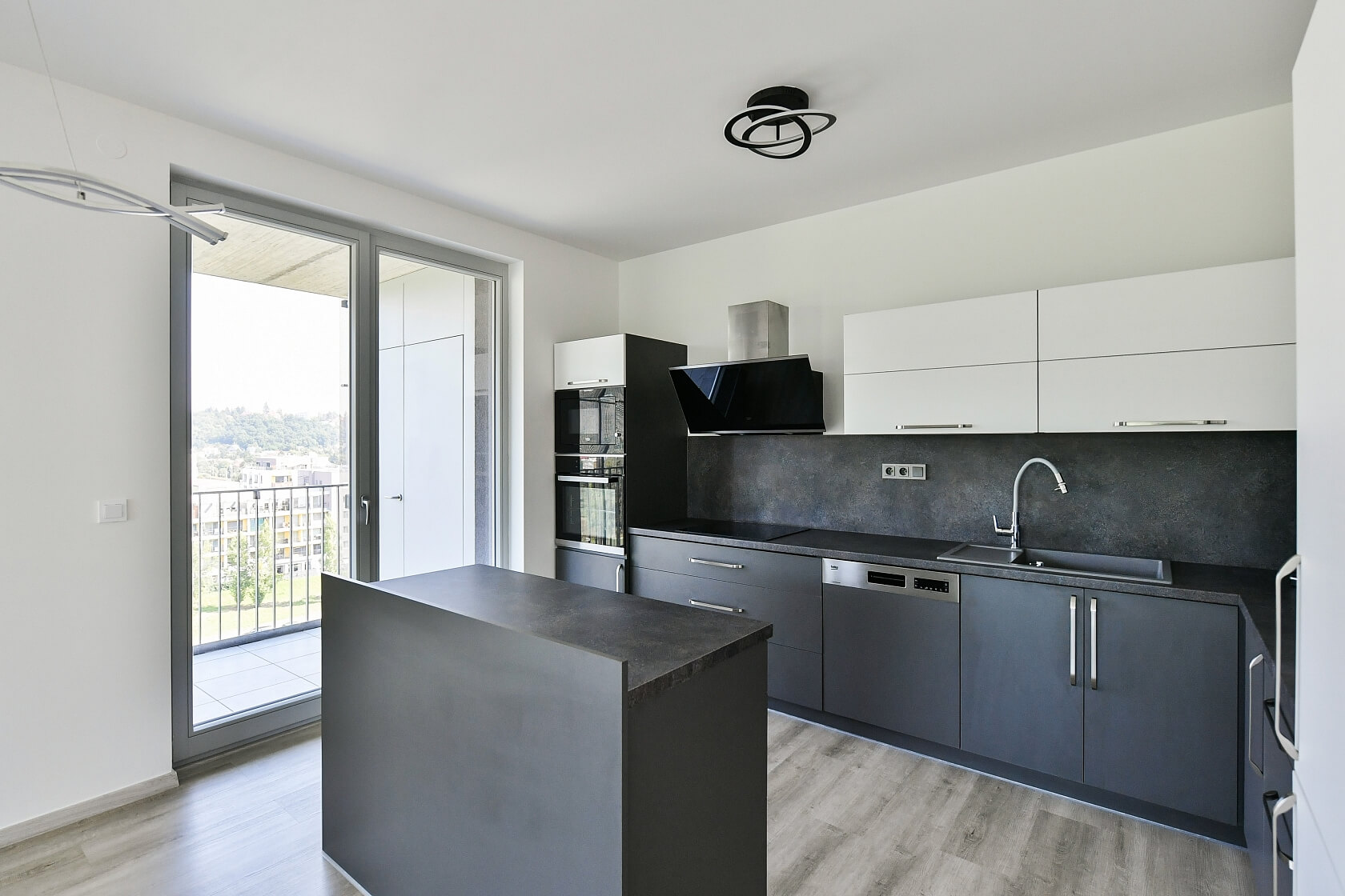 Mezi Vodami, Modřany - Praha 4 | Pronájem, Byt 3+kk, 128 m²