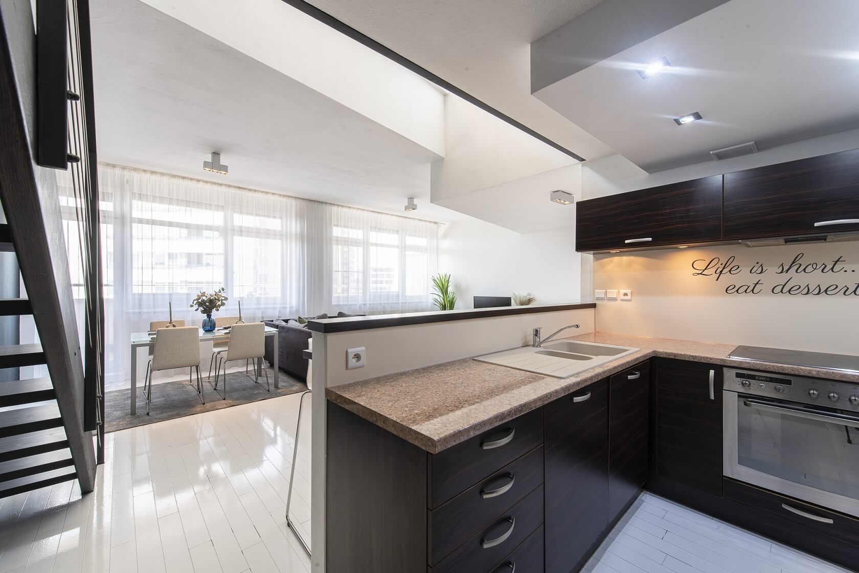 Bratislavský kraj, Petržalka - Bratislava V | Prodej, Byt 3+kk, 98 m²